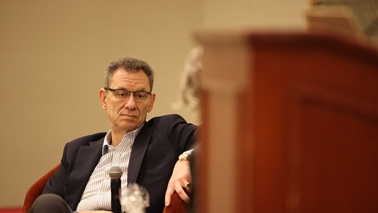 Pfizer’s CEO Critiques RFK Jr.’s Vaccine Policies, Describing Them as ...